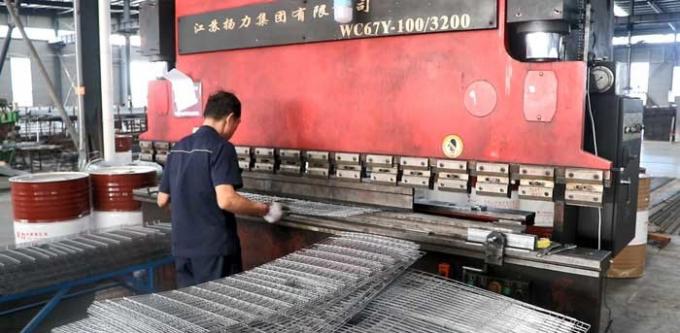 High Performance Pyramid Chicken Cage , Automatic Poultry Feeding Equipment